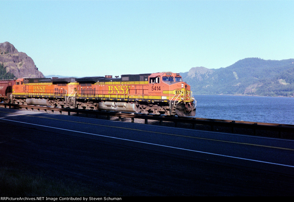 BNSF 5414 at Cooks, Wa